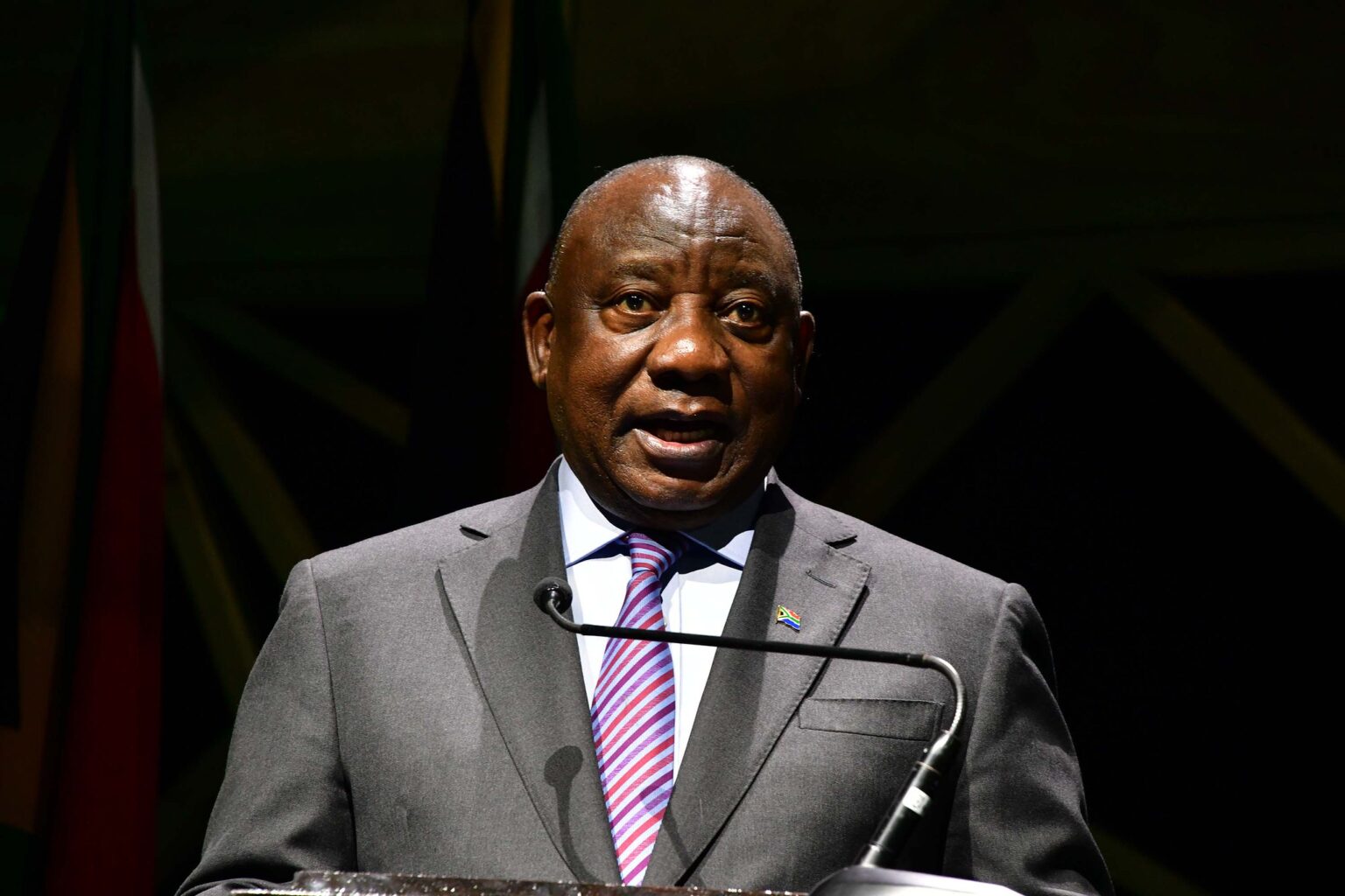 SONA 2024 wegneemetes: Cyril Ramaphosa belowe werk, einde aan beurtkrag SONA 2024 wegneemetes: Cyril Ramaphosa belowe werk, einde aan beurtkrag